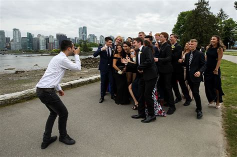 Look Canadian Pm Justin Trudeau Jogs Through Prom Photos Abs Cbn News