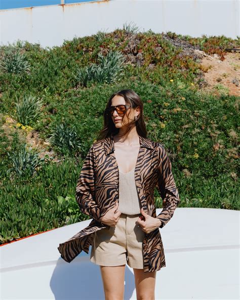 Yanga פותחות את השבוע עם הלוק המושלם Facebook