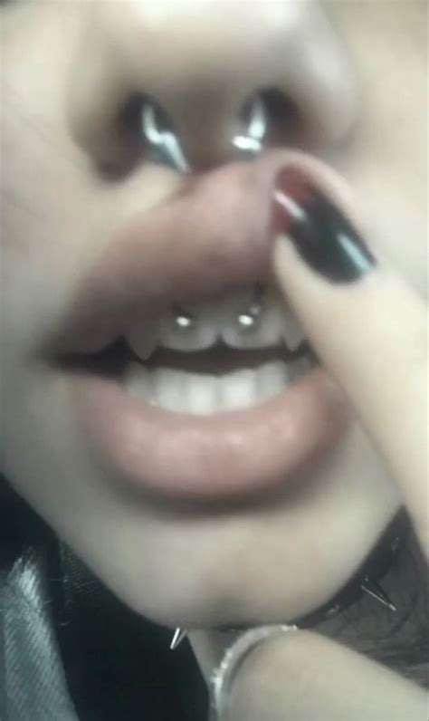 Pin Di Sum ˚୨୧⋆｡ Su ︵‿︵‿୨♡୧‿︵‿︵ Idee Per Il Trucco Idee Per Tatuaggi