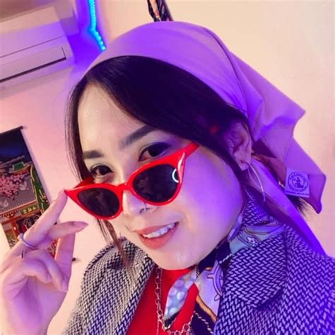 Riyani Safitri Rynrere • Threads Say More