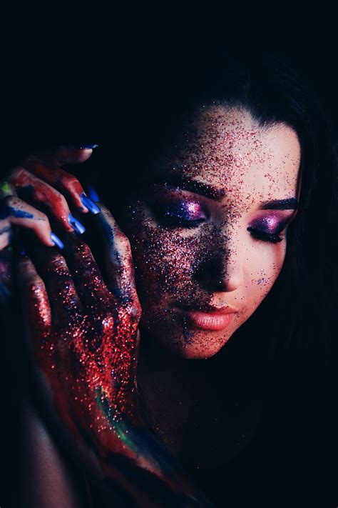 2k Descarga Gratis Mujer Sensual Con Maquillaje Brillante Brillo