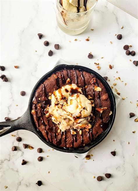 The Best Copycat Chilis Cookie Skillet
