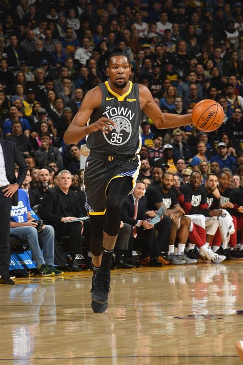 Nba全明星正赛：杜兰特单打恩比德高难度跳投打成21 球迷屋