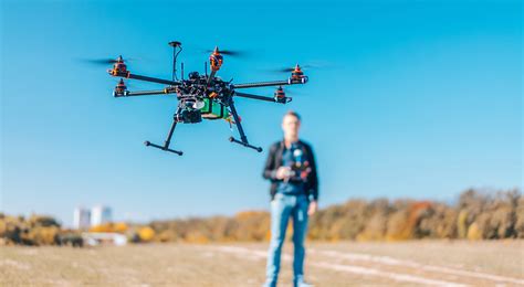 모든 종류의 소포를 운반하고 배송할 수 있는 드론