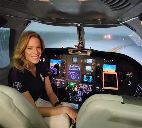 Stephanie Goetz On Linkedin Aviator Womenwhofly Pilot
