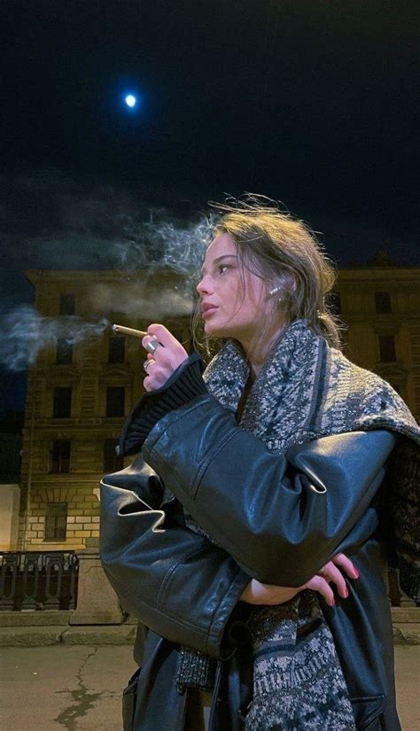 Pin by R on ااا Insta photo ideas Poses Photoshoot