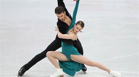 70 Of The Sexiest Figure Skating Costumes Of All Time Artofit