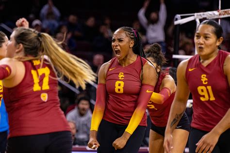 Usc Womens Volleyball Breezes Through The Beavers In Three Sets