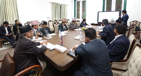 राष्ट्रिय गौरवका आयोजनाको प्रगतिबारे मन्त्रीसँग प्रधानमन्त्रीले भने