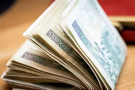 Dodatek osłonowy od 228 8 zł do 822 25 zł Wnioski od 17 stycznia do 30