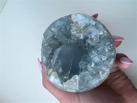 Celestite Specimien Majestic Hudson Lifestyle