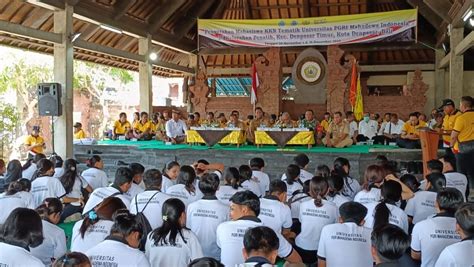 PEMBUKAAN DAN PENYERAHAN MAHASISWA KKN UPMI BALI 2023 Universitas
