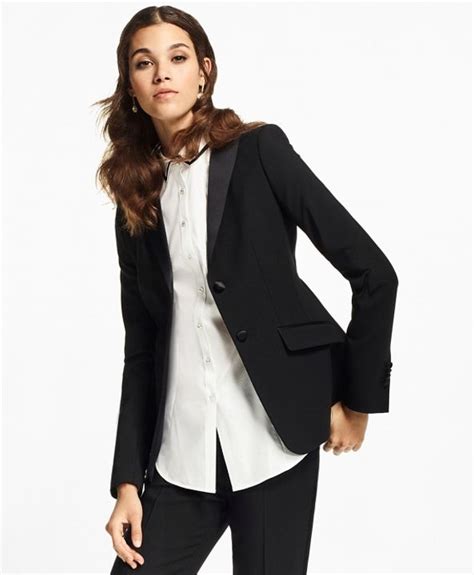 Frsthand The Black Or White Classic Items That Never Go Out Of Style