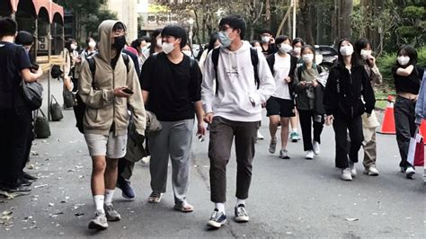 112學測3科頂標降 4科50到52級分有望上頂大