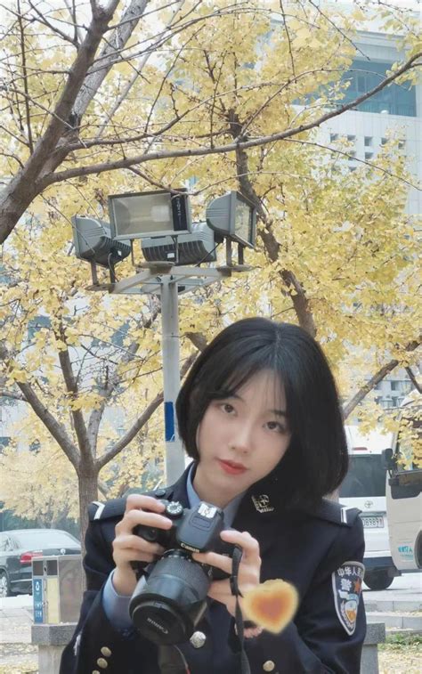 警院女生图鉴短发是藏蓝青春的代表作 知乎