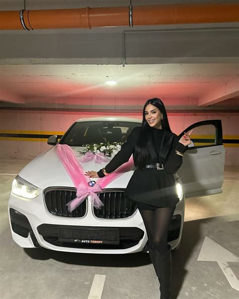 Kader Kicaj Bëhet Me Veturë Luksoze Zbulon Bmw Në E Re Që Ka Blerë