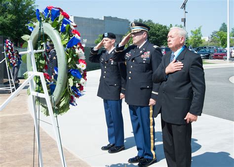 Inscom Pays Respect To The Fallen Article The United States Army