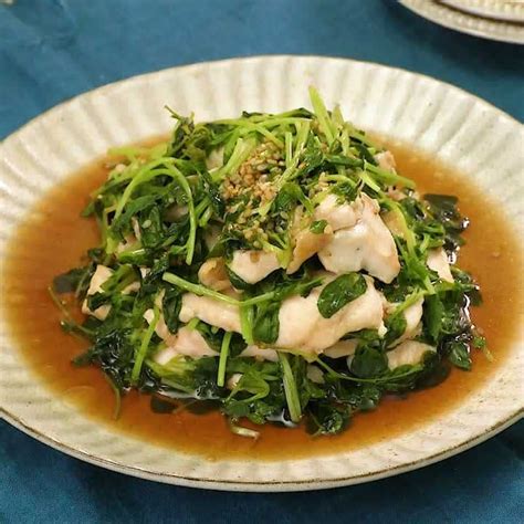 レンジで簡単！ 鶏むね肉と豆苗のレンジ蒸しのレシピ動画・作り方 デリッシュキッチン