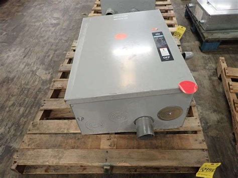 Siemens I T E 400a Enclosed Switch Yellow Tag Auctions