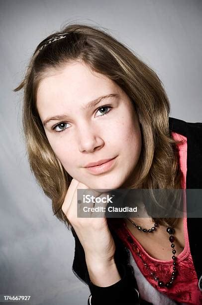 십대 여자아이 인물 사람들에 대한 스톡 사진 및 기타 이미지 사람들 사진 이미지 생활 방식 Istock