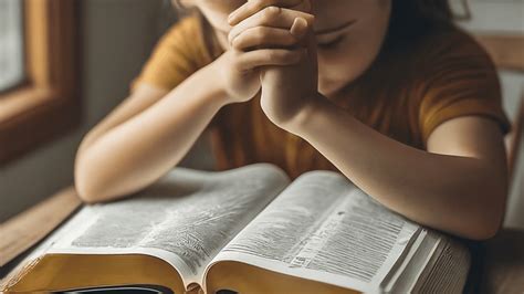 Atributos de Deus 12 qualidades que nos ajudam a entender quem Deus é