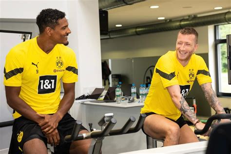 Sebastien Haller Ada Di Laga Lawan Copenhagen Siap Debut Untuk