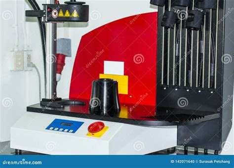 Tool Presetter Machine For Cnc Machining Center Shrink Fit Process Stock Photo Image Of Boring