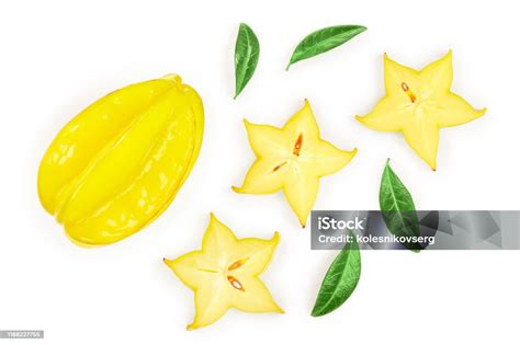 흰색 배경에 고립 된 잎이있는 카람 볼라 또는 별 과일 맨 위 보기 플랫 레이 개체 그룹에 대한 스톡 사진 및 기타 이미지 개체 그룹 건강한 식생활 과일 Istock