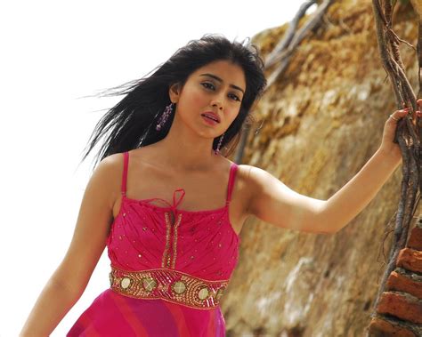 Shriya Saran Hot Hd Wallpapers High Resolution Pictures
