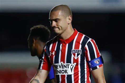 30 Camisas Mais Icônicas Do Futebol Brasileiro Nos últimos Anos
