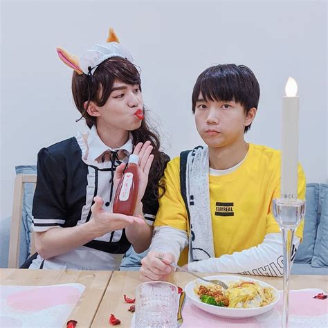 20 2k 個讚，232 則留言 Instagram 上的 黃氏兄弟（ Huangbrotherss）：「 留言開放設計對白 黃氏兄弟 哲哲 瑋瑋 薇薇 」 Favorite