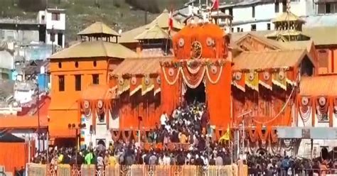 Char Dham Yatra 2024 बद्रीनाथ धाम में एक श्रद्धालु की हुई मौत भारी