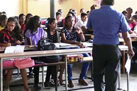 පෞද්ගලික උපකාරක පන්ති ගුරුවරුන්ගෙන් ඉල්ලීමක් පුවත්