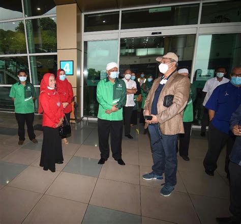 （纳闽7日讯）联邦直辖区部长丹斯里安努亚慕沙今早约 沙巴詩華日報 Sabah See Hua Daily News