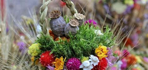 Маковея 2020 в Україні що святити в церкві і як зібрати букет