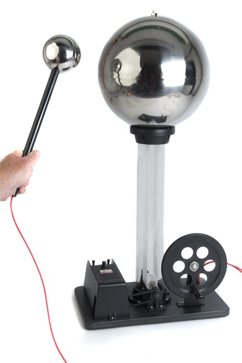 Van De Graaff Generator With Accessories