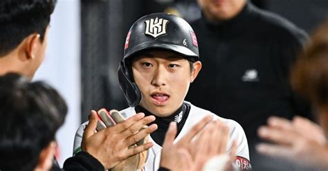 사진 유준규데뷔 첫 경기 멀티히트 이어 첫 득점까지
