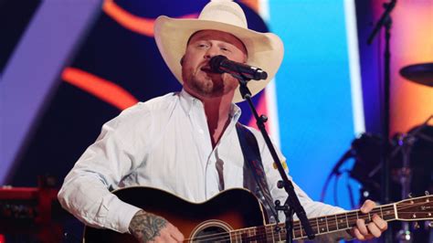 Watch Cody Johnson Tears Up Stage With World Premiere Of Thats Texas