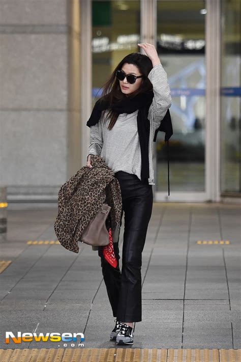 단독 전지현 ‘애엄마 비주얼이 이정도 포토엔hd 손에 잡히는 뉴스 눈에 보이는 뉴스 뉴스엔