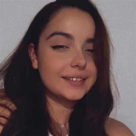 Ίλντα Τσελάι Ildatselai On Threads