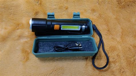 Foco Recargable Almacén Rojo Vivo