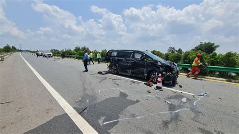 មនុស្ស២នាក់ស្លាប់ និង៣នាក់របួស ក្នុងករណី ក្រឡាប់ រថយន្ត នៅលើផ្លូវល្បឿន លឿន