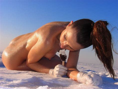 Зима Снег Обнаженная Голая Nude Naked Telegraph