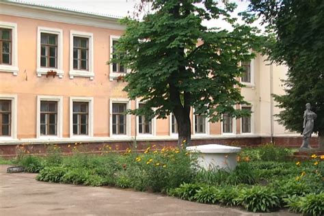 Школа №10 функціонує: освітяни розповіли про долю «аварійного» закладу ...