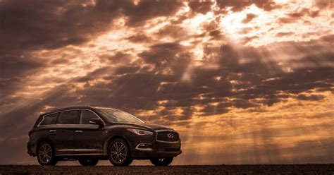 Духан дундаа чийдэнтэй яваа хө