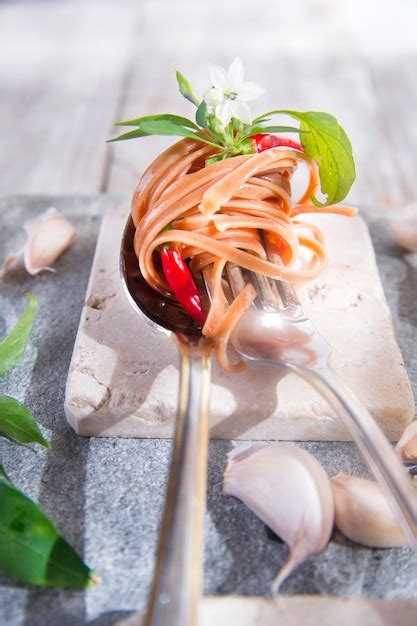 Premium Photo Spaghetti With Garlic Oil And Chili