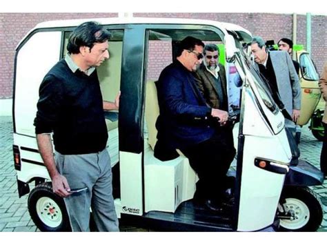 پاکستان میں بجلی سے چلنے والا رکشہ تیار کرلیا گیا پاکستان کی ٹیکنالوجی