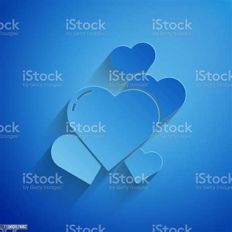 파란색 배경에 분리 된 심장 아이콘을 잘라 종이 로맨틱 한 상징 연결 가입 열정과 결혼식 발렌타인 데이 기호입니다 종이 아트 스타일입니다 벡터 일러스트레이션 감정에 대한