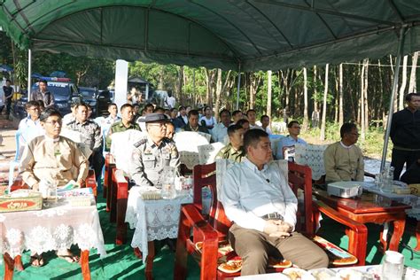 မွန်ပြည်နယ် ဝန်ကြီးချုပ် ဦးအောင်ကြည်သိန်း ကျိုက်မရောမြို့နယ်၊ နတ်စမ်းကျေးရွာရှိ ဝက်မွေးမြူရေးခ