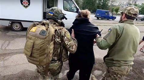 В епіцентрі вибуху було авто з людьми поліція показала кадри після удару по Костянтинівці